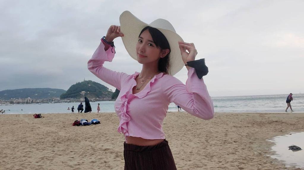 Small but beautiful city in Spain 🇪🇸 - Jinnytty